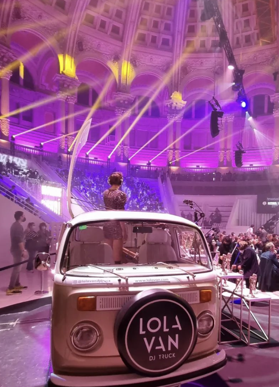 La Lola Van 1ª Dj Truck en XIV Premios Gaudí 2022
